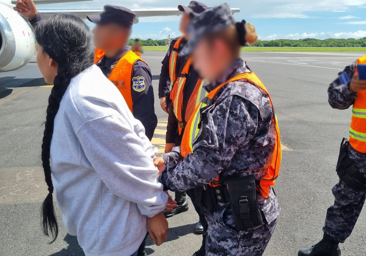 Ero Houston Removes Foreign Fugitive Wanted In El Salvador For